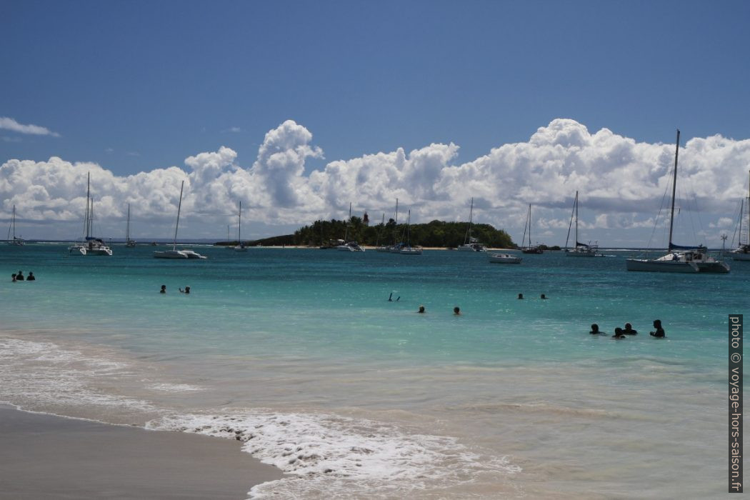 Plage du Gosier et le phare