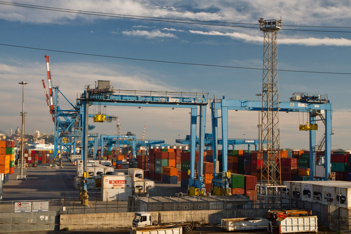 Vieux port et la Lanterne de Gênes – Voyage Hors Saison
