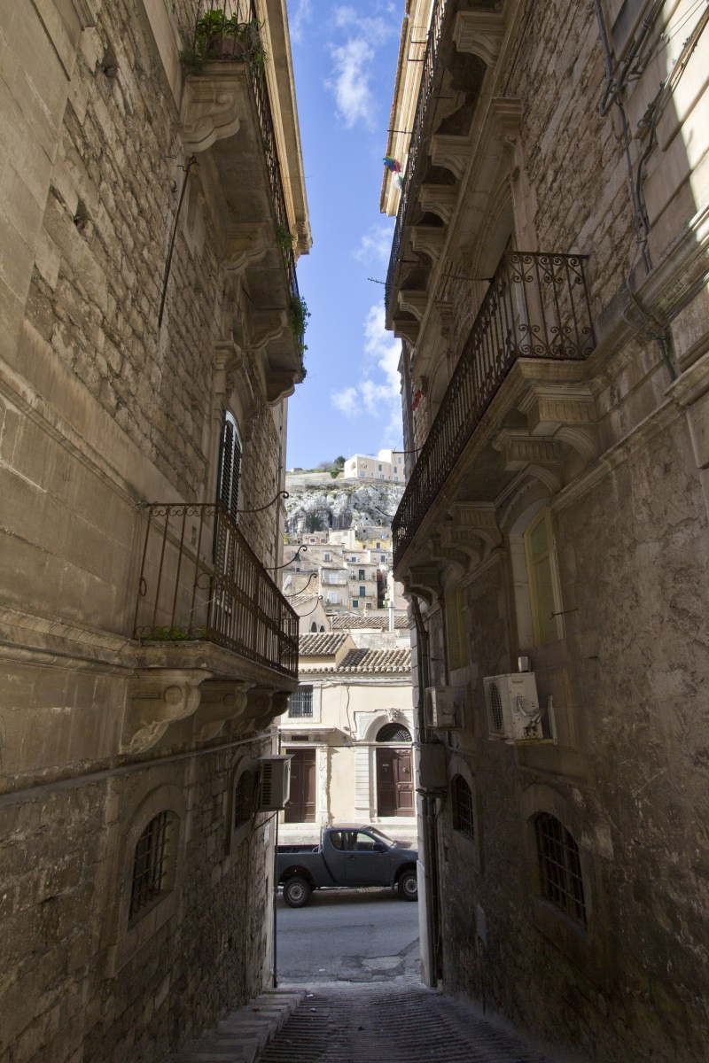 La ville de Modica dans sa vallée – Voyage Hors Saison