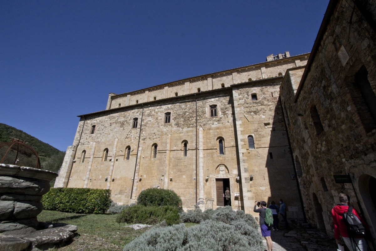 L’église abbatiale de Sant’Antimo – Voyage Hors Saison