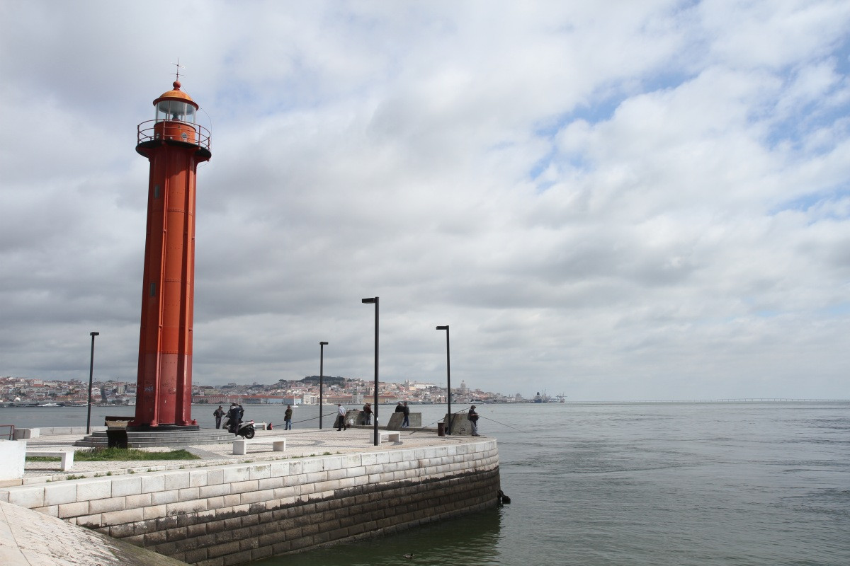 La frégate Dom Fernando II au port de Cacilhas – Voyage Hors Saison