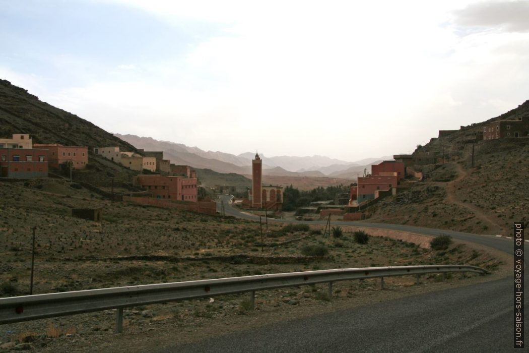 Route via Igherm à Tata et l’oasis Oum El Guerdane – Voyage Hors Saison