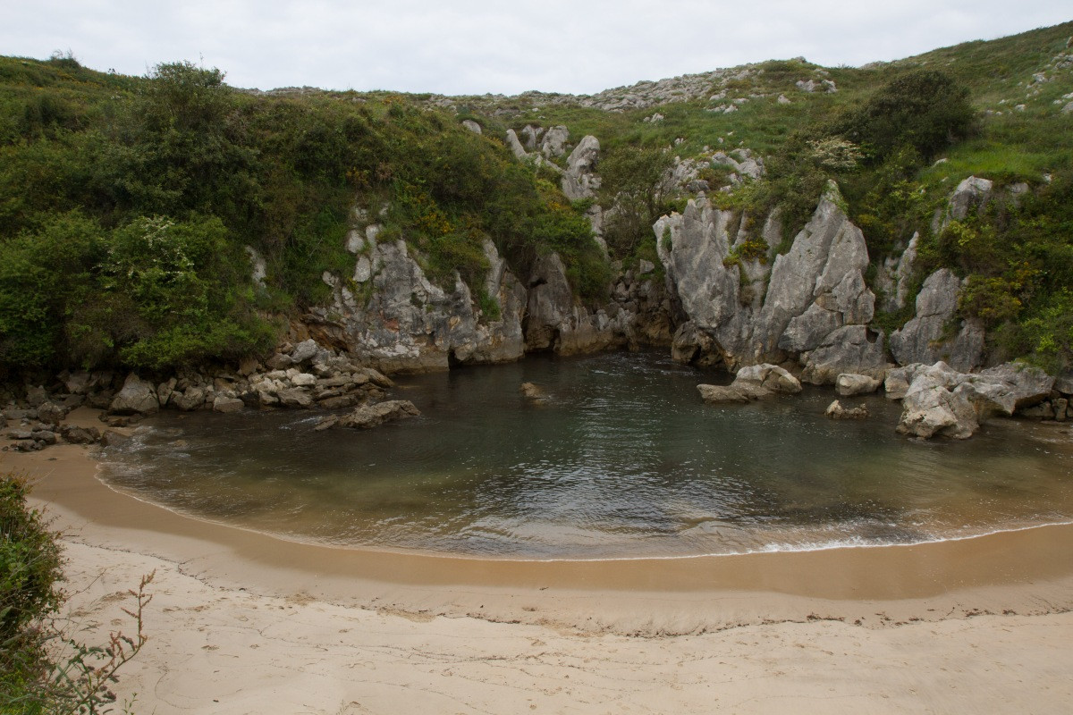 La plage intérieure de Gulpiyuri – Voyage Hors Saison