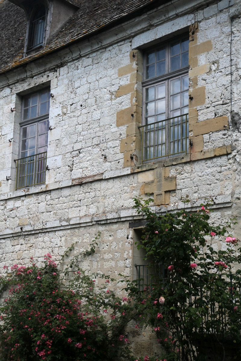 Le village blanc d’Issigeac – Voyage Hors Saison