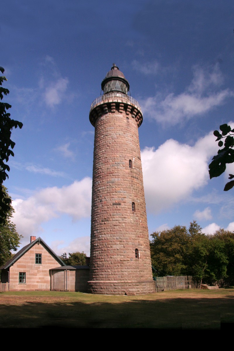 Le phare et l’église de Lodbjerg – Voyage Hors Saison