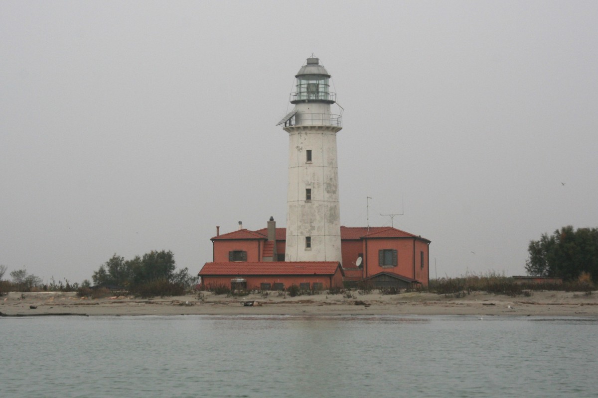 En canoë dans le Delta du Pô couvert de brouillard – Voyage Hors Saison