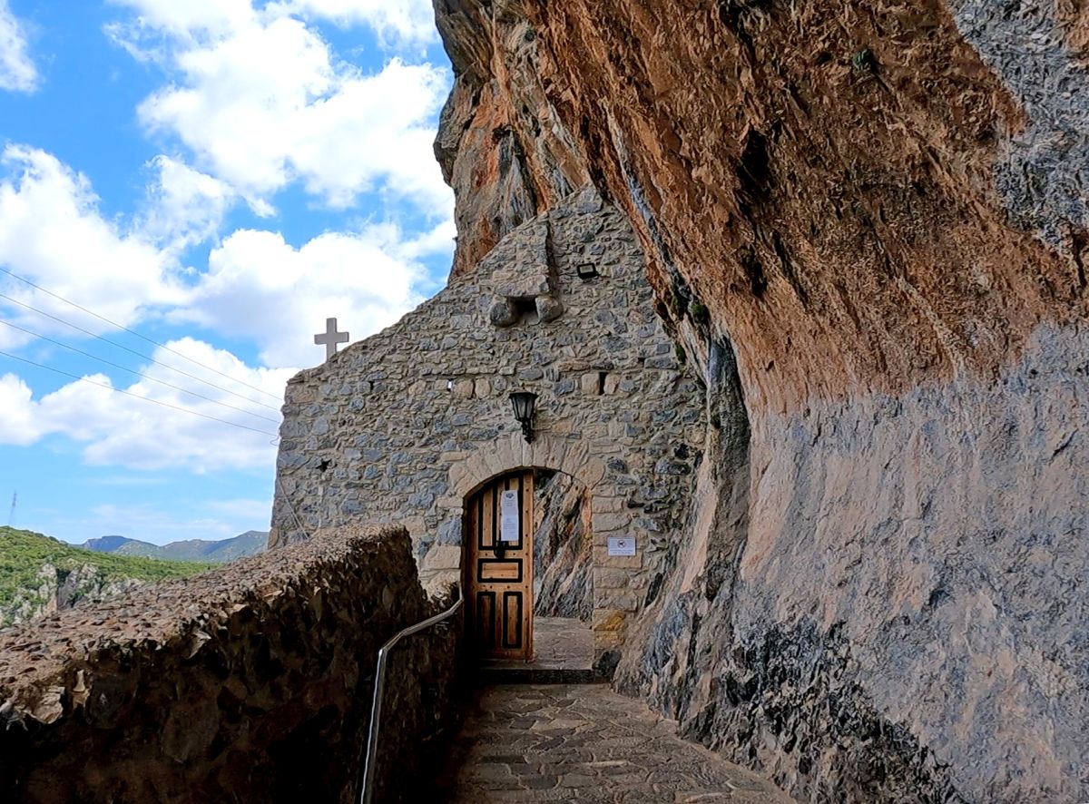 Le Monastère Elonis – Voyage Hors Saison