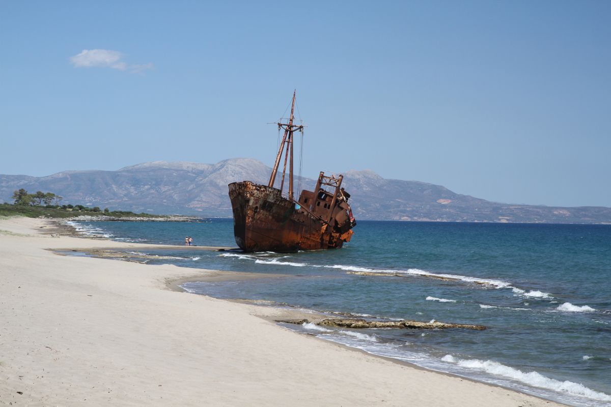 L’épave du navire Dimitrios – Voyage Hors Saison