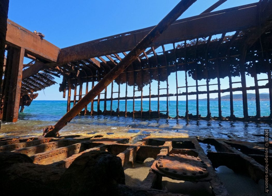 L’épave du navire Dimitrios – Voyage Hors Saison