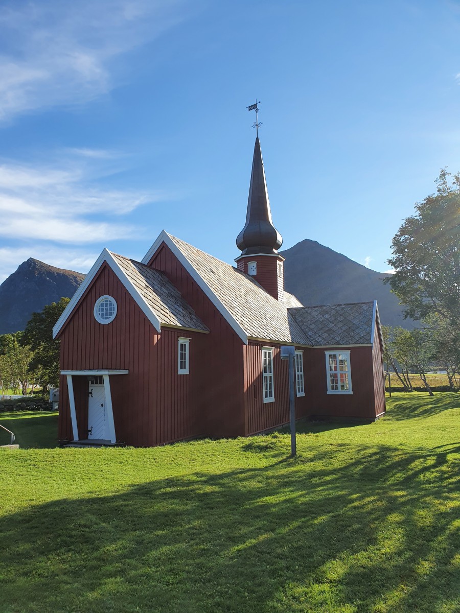 L’église de Flakstad – Voyage Hors Saison